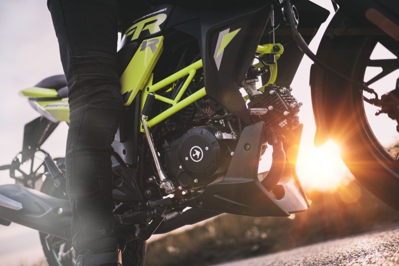 Barton FR 50 – Nowoczesny i Dynamiczny Motorower | Motocykle-Rowery.pl